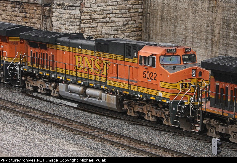 BNSF 5022